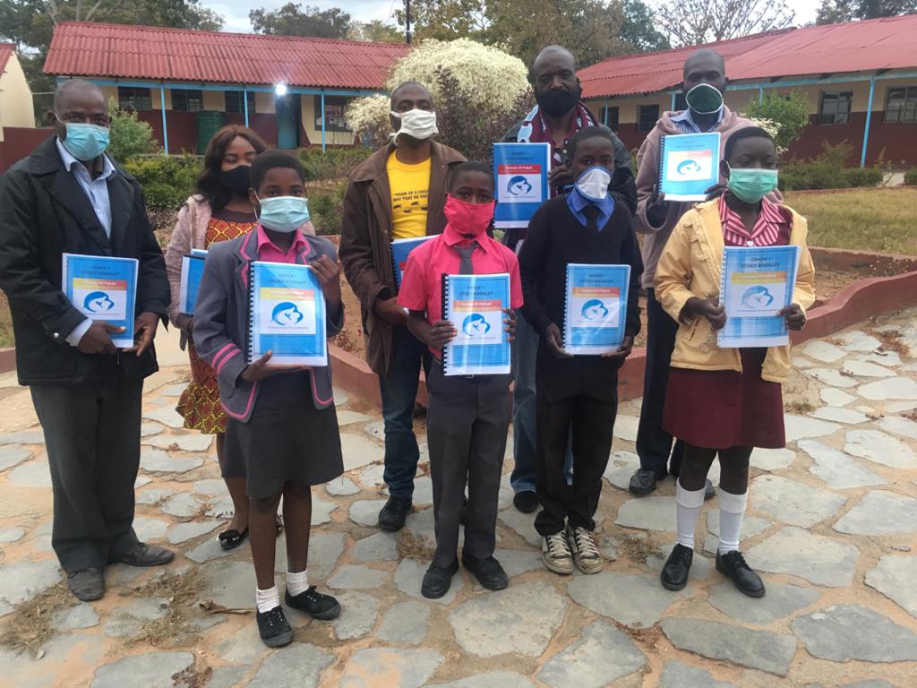 Delivery of the Primary booklets! – Friends Of Pakati